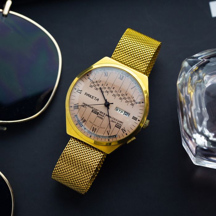 Zegarek męski Rakieta z kalendarzem, złoty zegarek Białystok Antoniuk ...