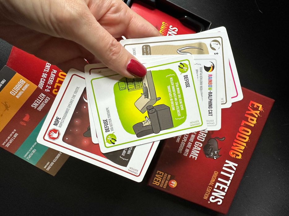 Настільна гра Exploding Kittens Original Edition Вибухові кошенята: 400 ...