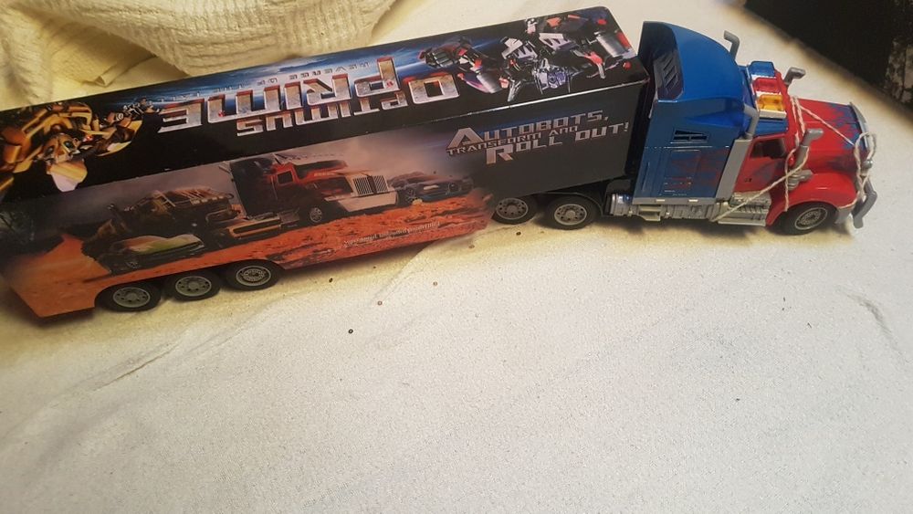 Zestaw aut Transformers Optimus Prime radjowozy Warszawa Białołęka • OLX.pl