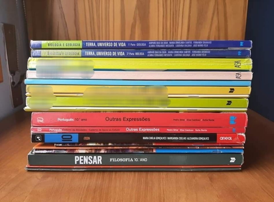 Manuais Escolares - 10.° ano Ermesinde • OLX.pt