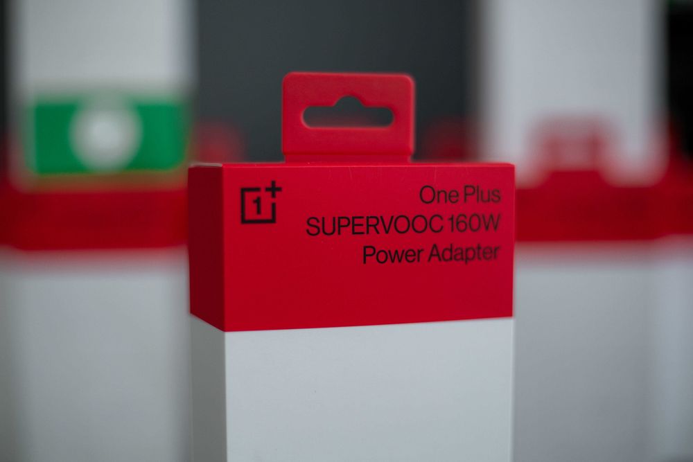 OnePlus SUPERVOOC 160W Power Adapter with Type-C to Type-C White (CN ...