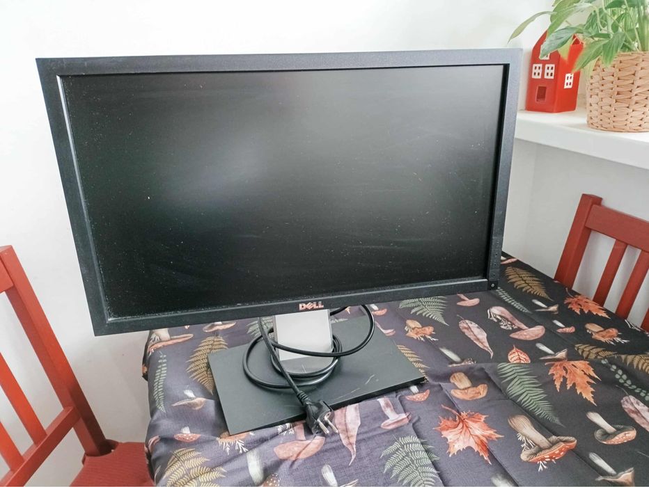 Monitor Dell + kabel z przejściówką na HDMI. Toruń • OLX.pl