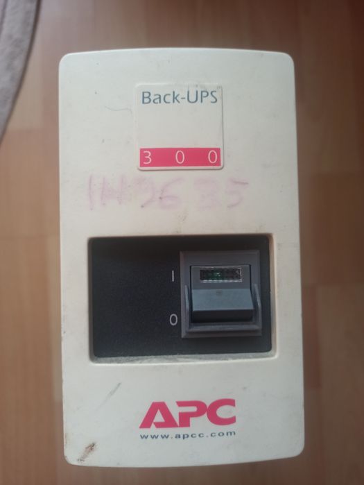 Источник бесперебойного питания APC Back-UPS 300: 430 грн ...