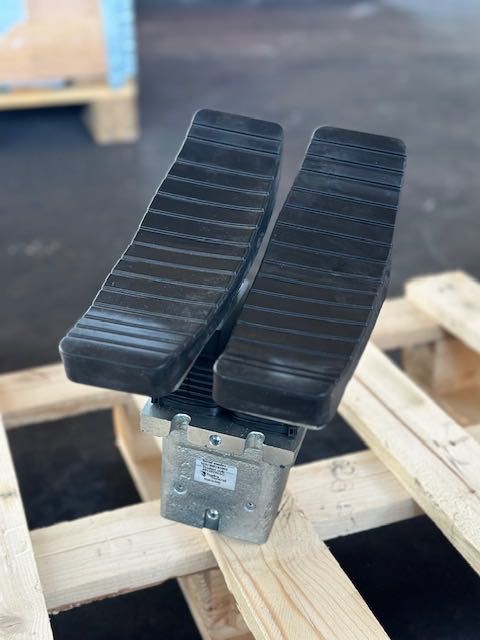 Rozdzielacz hydrauliczny jazdy nowy Wojkowice • OLX.pl