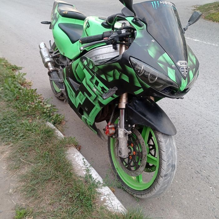 Мотоцикл Kawasaki Ninja zx-2r: 18 000 грн. - Мотоцикли Кіцмань на Olx
