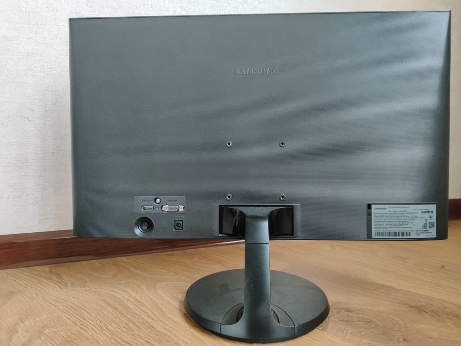 Монитор Samsung 24" S24F350FHIXCI: 4 900 грн. - Мониторы Харьков на Olx
