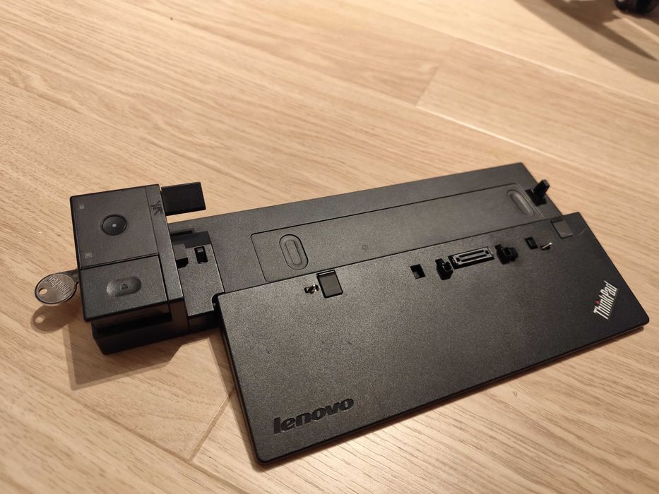 Stacja dokująca IBM / Lenovo ThinkPad Pro Dock 40A1 z kluczykiem ...