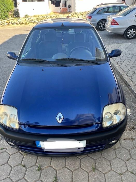 Renault clio 1.2 Rxe Canidelo • OLX.pt