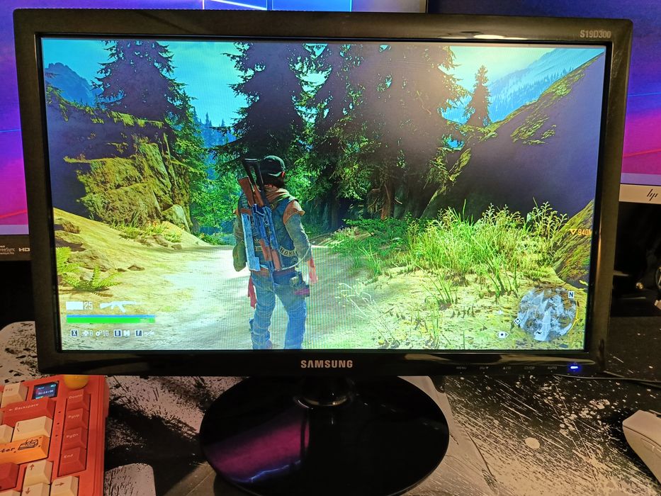 Монитор Samsung SyncMaster S19D300 HD 60гц 19 дюймов 16:9 +VGA кабель ...