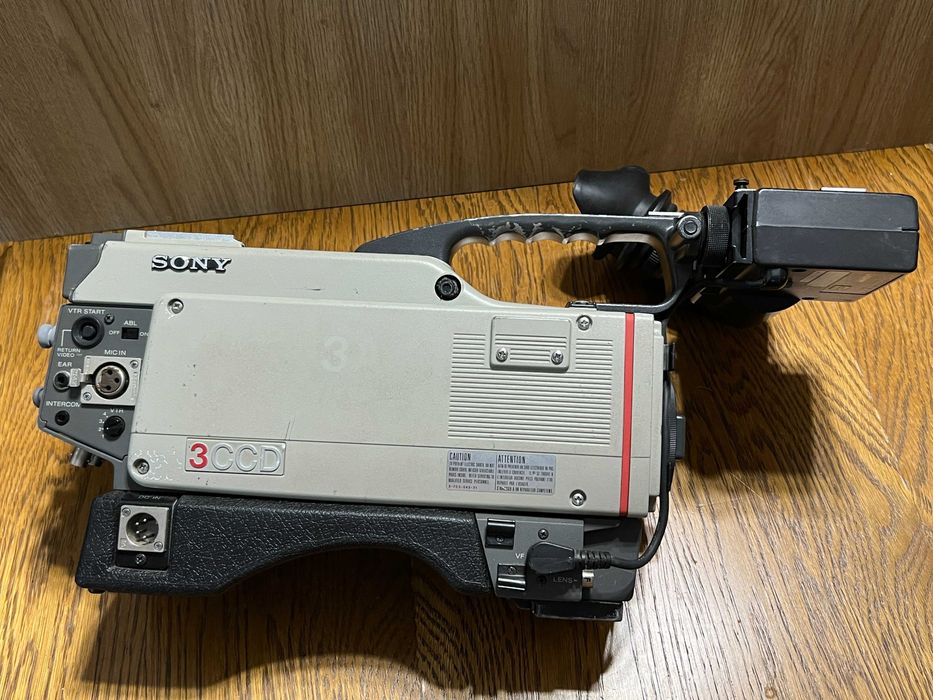 Kamery Sony DXC 3000 NTSC + DXC D55 WSP + CA-TX50P i wizjerami Kraków ...