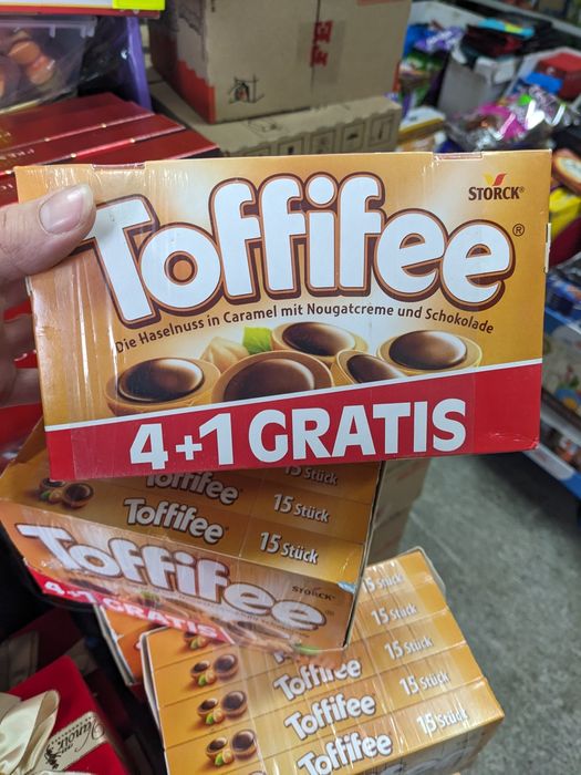 Цукерки Toffifee з лісовим горіхом, 75грн: 75 грн. - Продукти ...