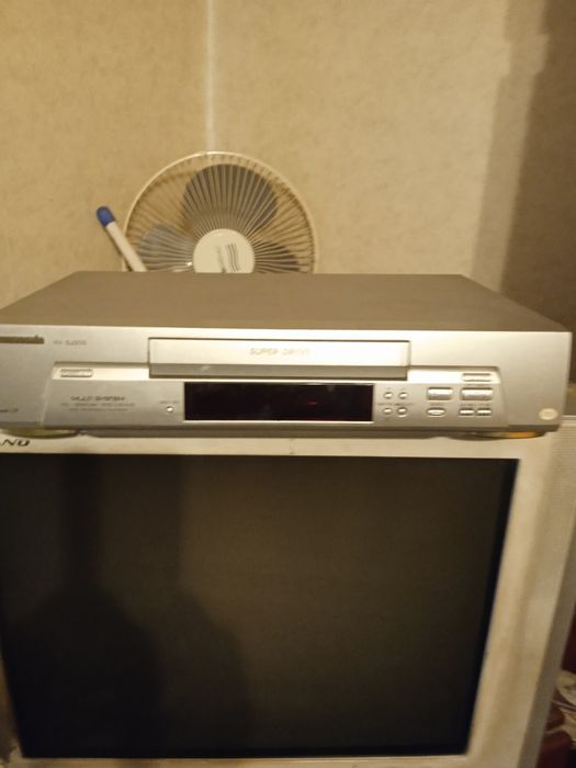 Видеомагнитофон "Panasonic": 350 грн. - Інша ТВ / відеотехніка Вишгород на Olx