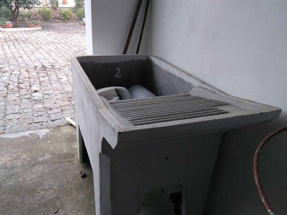 Tanque de roupa n. 2 em cimento novo Marco • OLX Portugal