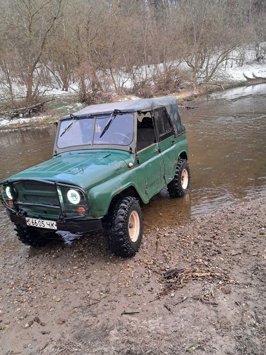 Продам уаз 469 на військових мостах.: 2 000 $ - УАЗ Житомир на Olx
