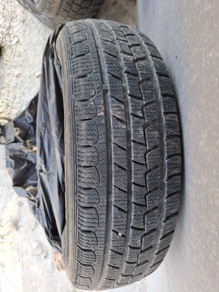 Шини (резина) зима nexen 175 65 r14: 450 грн. - Автошини Львів на Olx