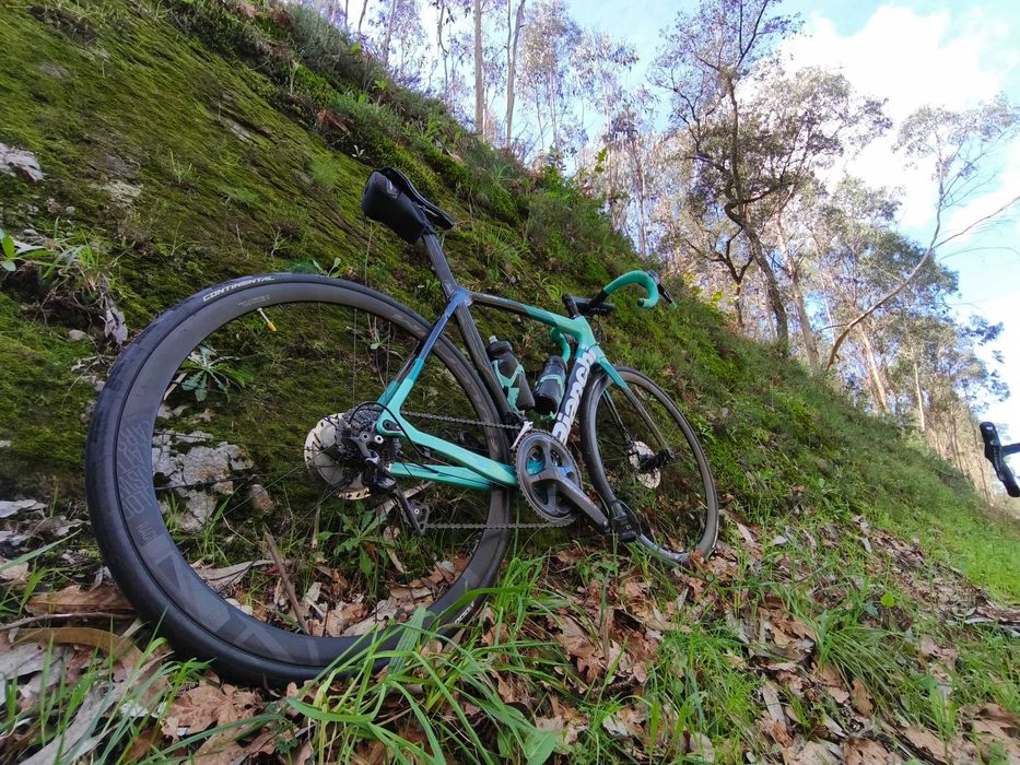 Bianchi OLTRE XR3 2021-Quadro 2024+GARMIN 820+SELIM FIZIK // SÓ 1999 ...