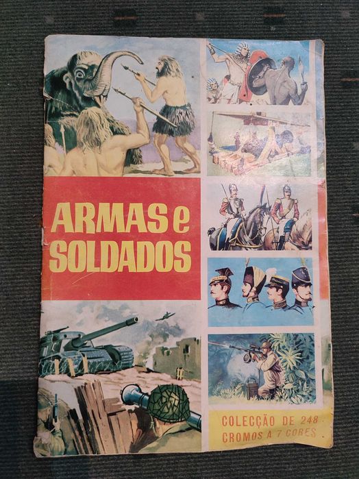Caderneta de Cromos Armas e Soldados - Completa Pombal • OLX.pt