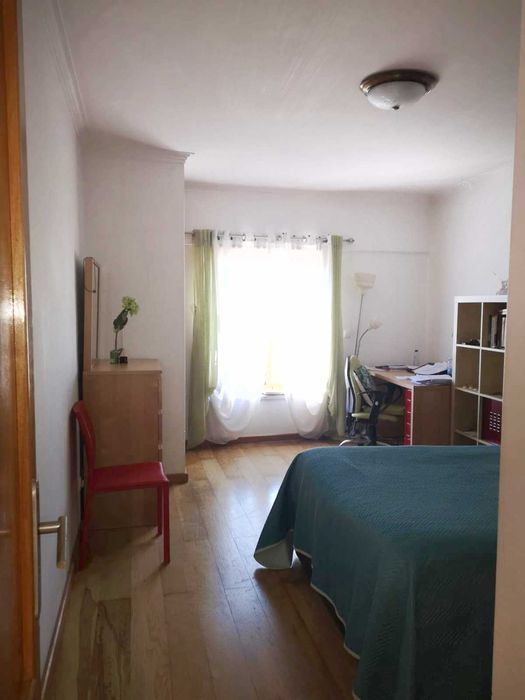 Excelente Apartamento T4 + "T0" no centro de Mafra Mafra • OLX.pt