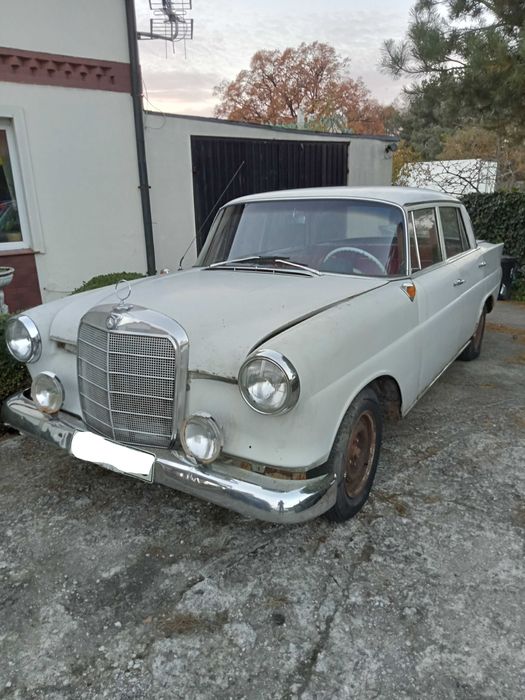 Mercedes skrzydlak w111 w110 1.9 benzyna Wejherowo • OLX.pl
