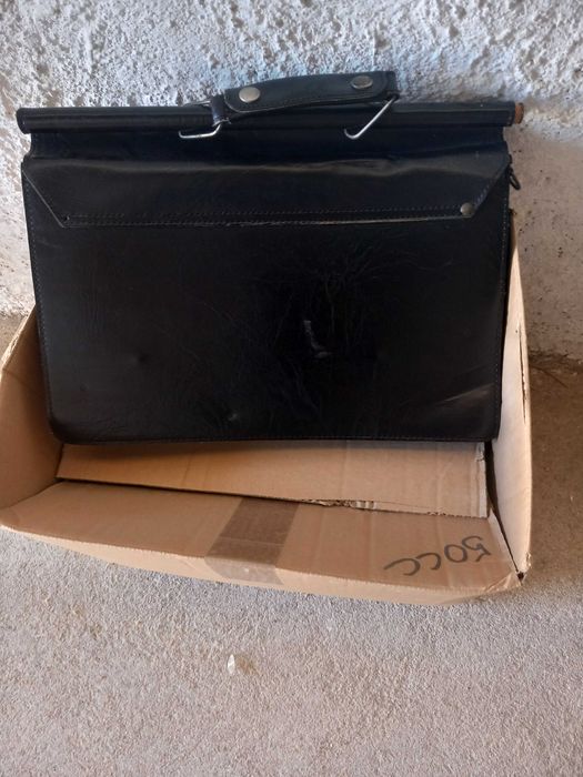 Mala/pasta de escola preta Alhos Vedros • OLX.pt