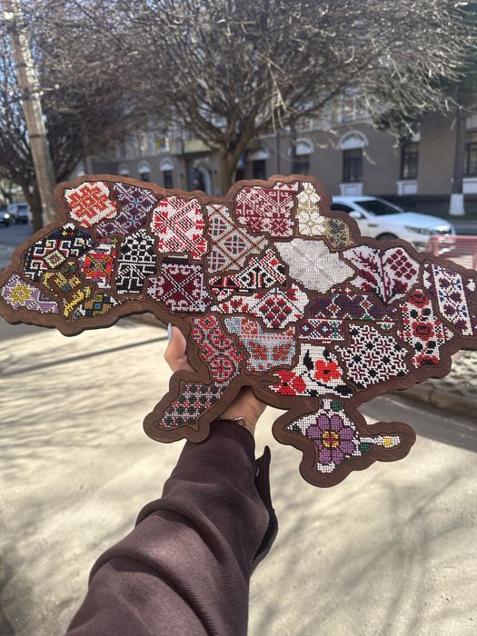 Вишита бісером карта України карта на стіну вишита карта 7 500 грн Поделки рукоделие