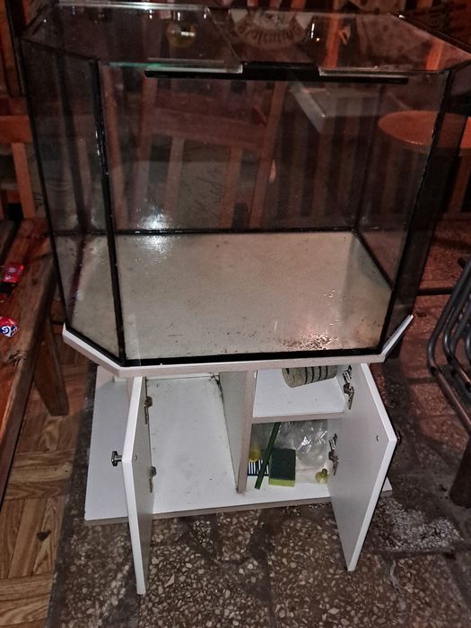 Akwarium 120 l stan bdb z szafką Bobrowniki • OLX.pl