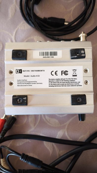 Traktor Audio 4 DJ cabos DVS Torreira • OLX.pt