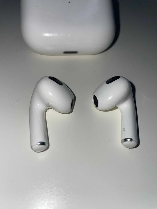 Apple Airpods 3rd Gen (MagSafe Charging Case) A2564 Montijo E ...