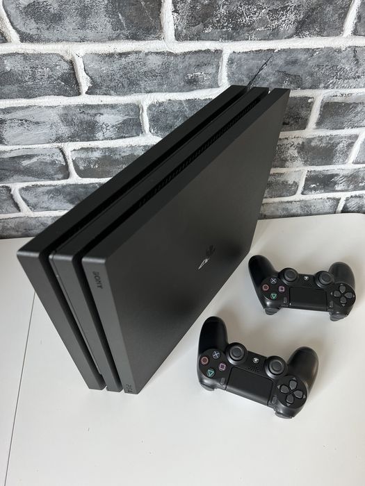 Ps4 pro 1 tb - 18 игр , 2 геймпада - пс4 про 1 тб: 7 999 грн. - Приставки Одеса на Olx