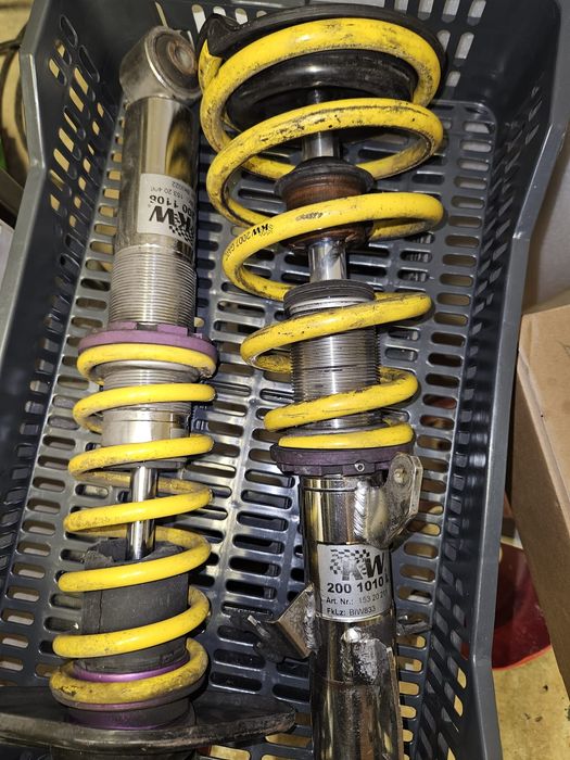 Conjunto de 4 amortecedores e molas da Coilovers Benfica • OLX.pt