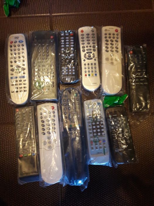 Пульты для TV и DVD: 500 грн. - Аксесуари для ТВ/Відеотехніки Київ на Olx
