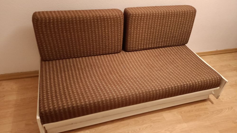 Tapczan rozsuwany młodzieżowy meble PRL Poznań Grunwald • OLX.pl