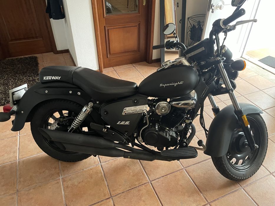 Keeway superlight 125 Paredes • OLX.pt