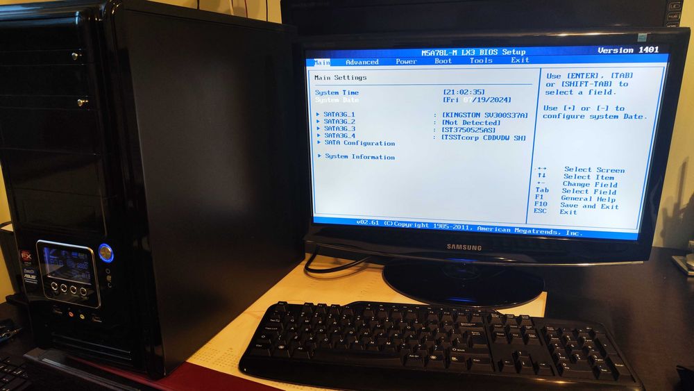 Komputer z monitorem WIN10 Tarnowskie Góry • OLX.pl