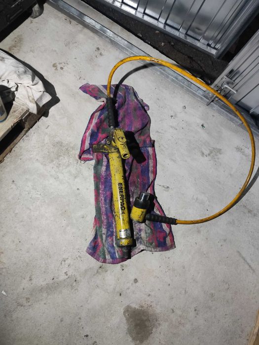 Enerpac P39 + siłownik RC 101 (10ton, 26mm wysuwu) + przewód Libusza ...