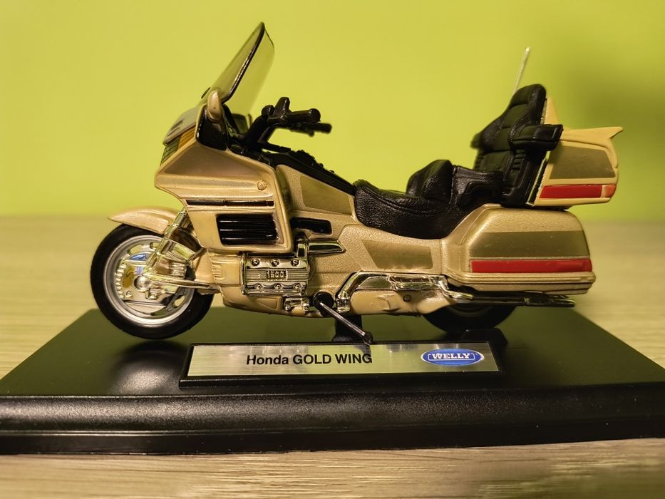 Honda GOLD WING model 1:43 Rokietnica • OLX.pl