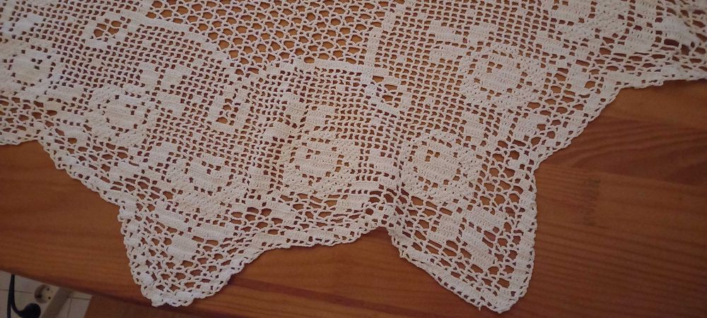 Naperon de renda para mesa feito à mão Lisboa • OLX Portugal