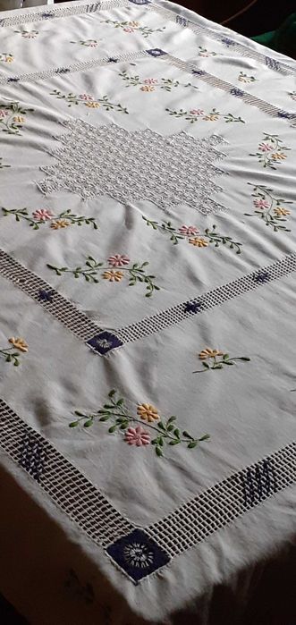 Obrus bawełniany duży hafy ażurowe, kwiaty Bochnia • OLX.pl