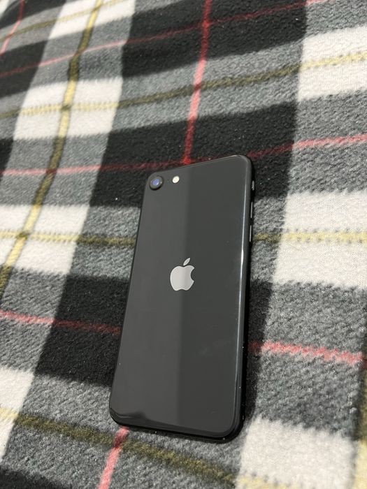 Продам iphone se 2 64gb все працює: 3 390 грн. - Мобільні телефони / смартфони Київ на Olx