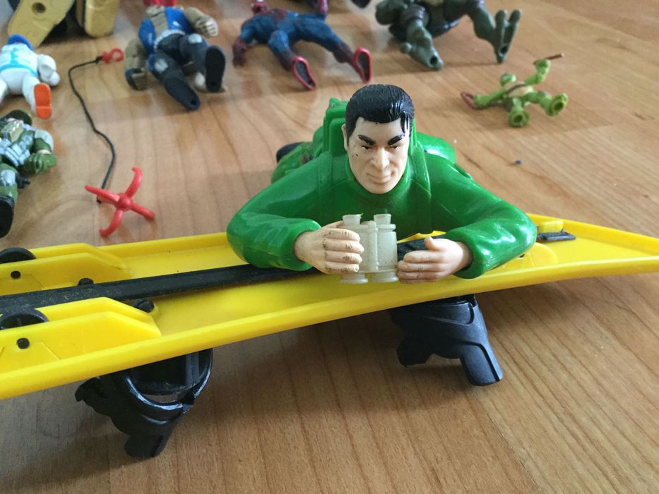 Várias Figuras de Acção (Action Man, TMNT, Spider Man, Marvel, MRM ...