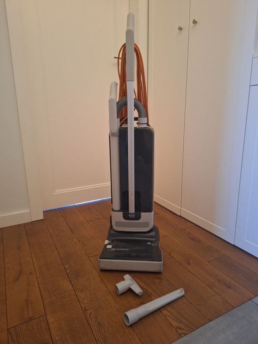 Odkurzacz pionowy SEBO 300 EVOLUTIONLUTION Warszawa Białołęka • OLX.pl