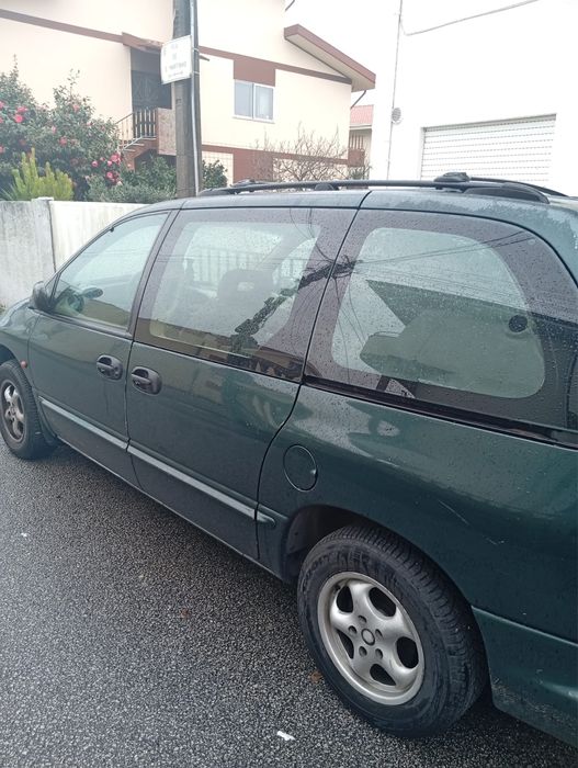 Chrysler Voyager SE Matosinhos E Leça Da Palmeira • OLX.pt