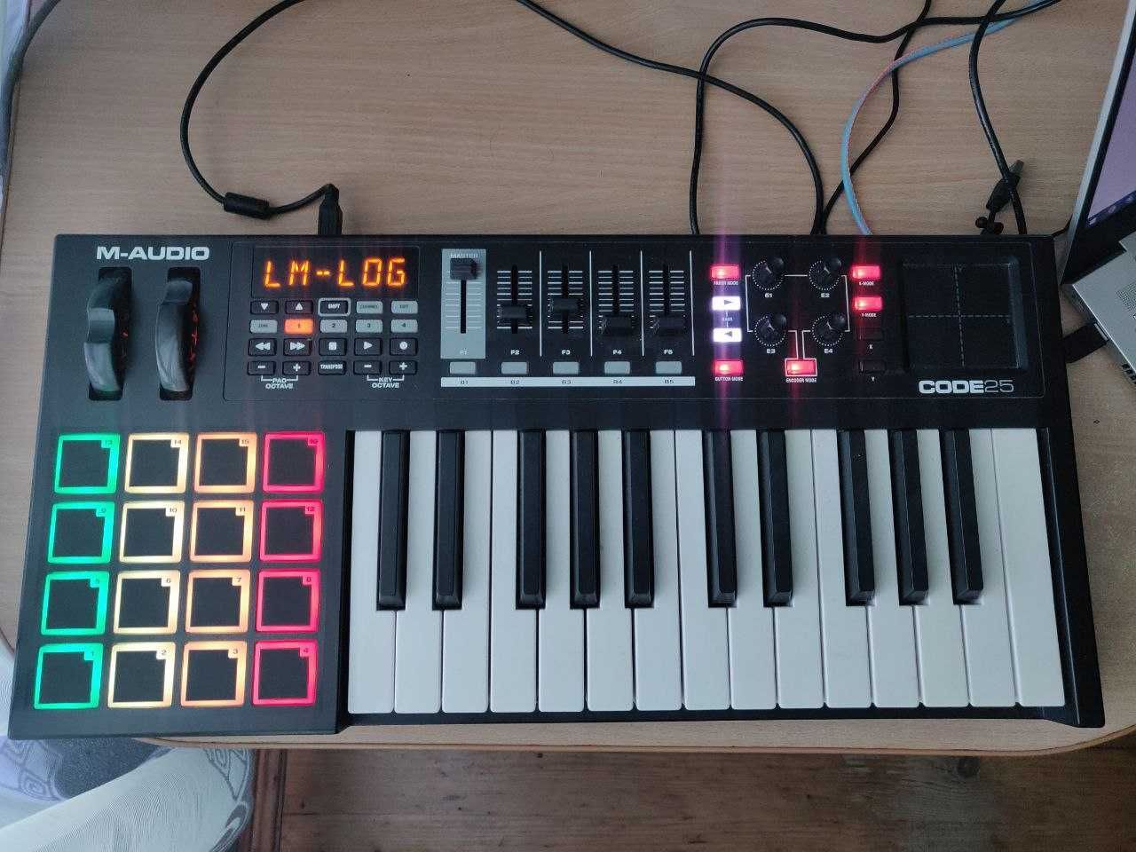 MIDI клавіатура M-AUDIO Code 25 (Black): 3 000 грн. - Студійне ...