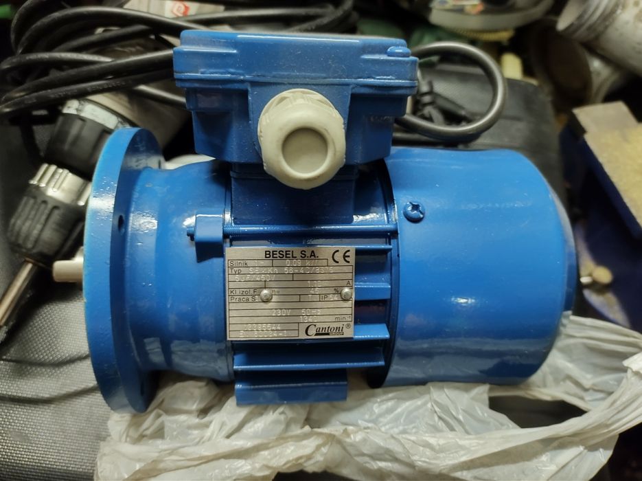 Silnik elektryczny SEMKh56-4C2 0,09kW/1340 BESEL Gromiec • OLX.pl
