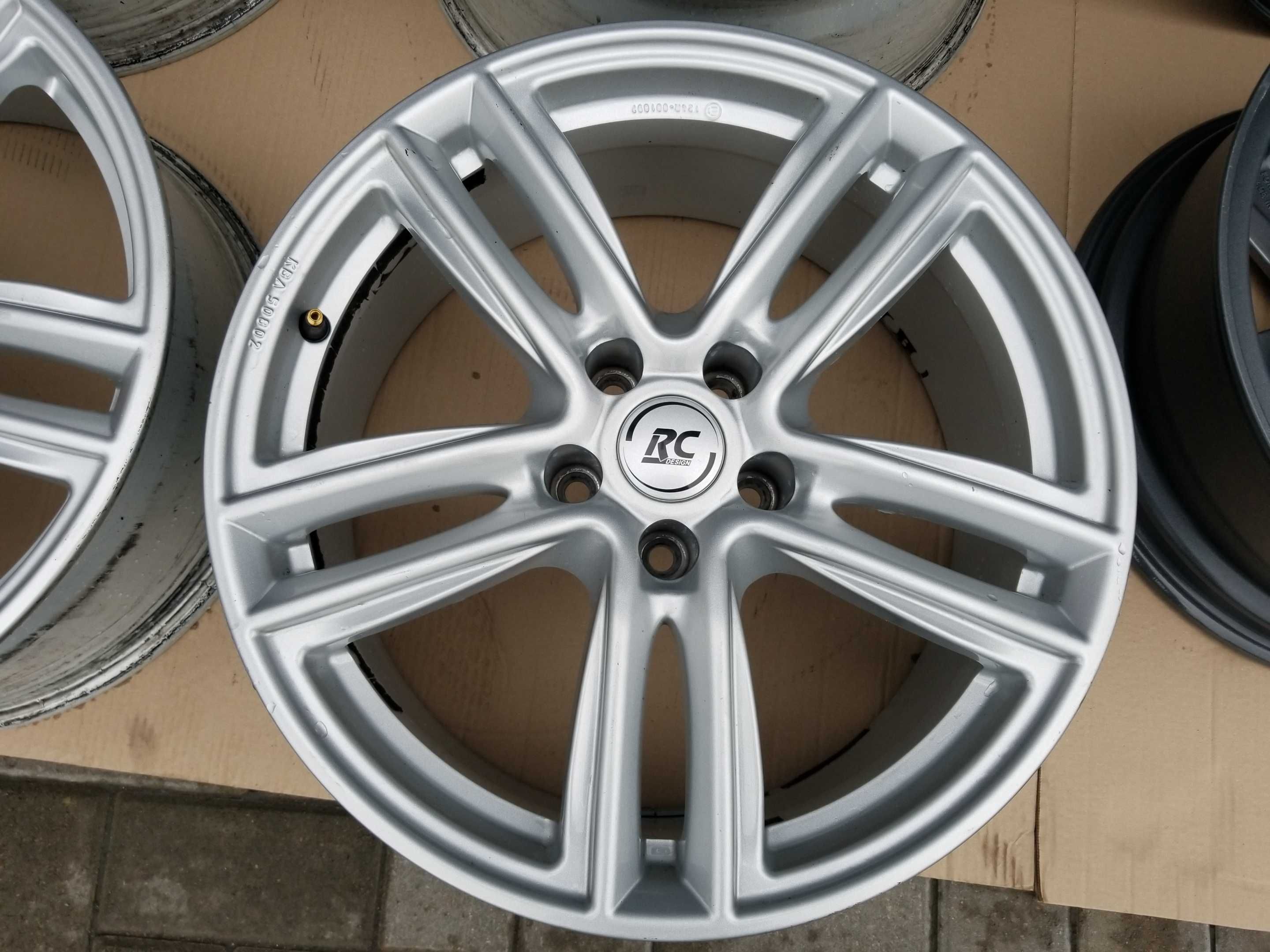Диски на Audi 5/112 R18 8J ET25 dia 66.5mm: 3 000 грн. - Диски Сарни на Olx
