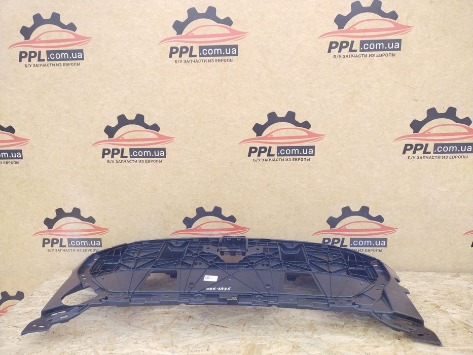 Audi Q4 E-Tron 2021- кронштейн усилитель решетки радиатора 89A807233 ...