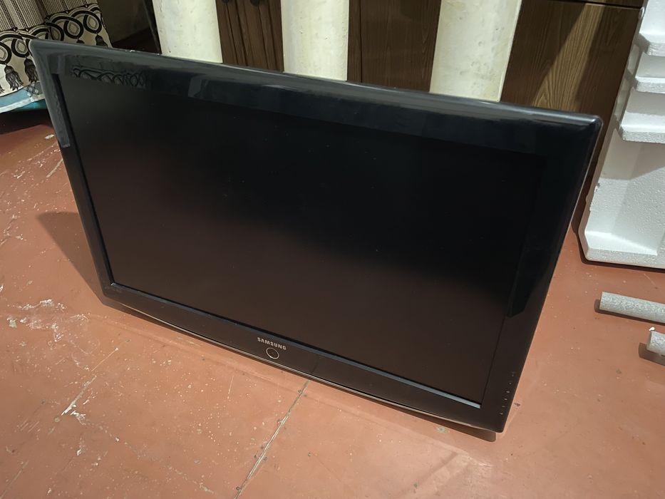 Телевизор Samsung Model: LE37R82B разборка экран целый: 500 грн ...