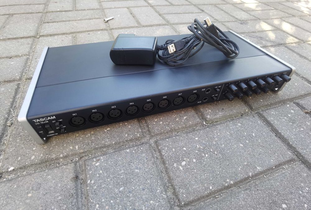 Interface de áudio USB 2 Tascam Aldão • OLX.pt