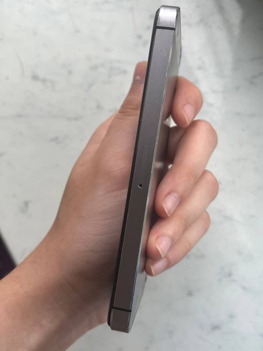 Айфон 5s Space Grey 16gb | Iphone 5s: 700 грн. - Мобільні телефони / смартфони Кривий Ріг на Olx