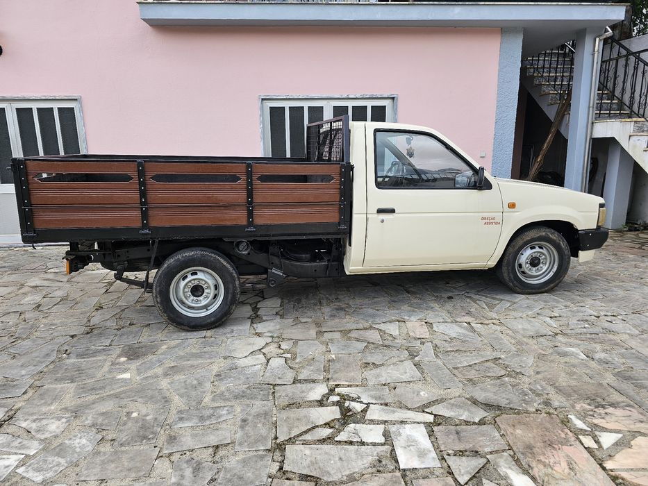 Nissan Pick-Up direção assistida Pedrógão Grande • OLX.pt
